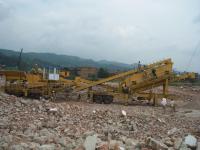 China Construction Waste Crusher with capacity 100tph  and mobile crusher and portable crusher factory price for sale
