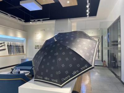 China 62-Inch Premium Golf Umbrella with Wind-Resistant Vented Canopy and Fiberglass Frame for sale