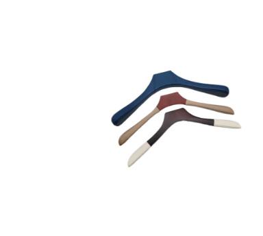 China Premium Leather & Wooden Hangers 17-inch Width with 15 lb Capacity for Luxury Garment Care for sale