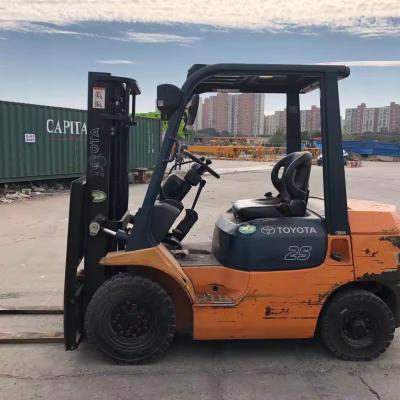 China JAPAN TOYOTA 3 ton 7F FD30 Forklift Triple Mast for Versatile Material Handling for sale