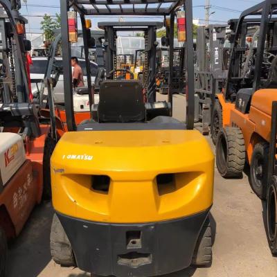China Komatsu FD30 Mini Forklift Cargo Handler with Diesel Power Source and 3 kg Weight for sale