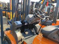China FD30 Mini Forklift Perfect Solution for Warehouse Handling in Building Material Shops for sale