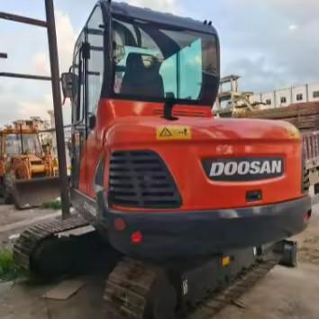 China Used Doosan Dx55 Mini Excavator 5 Ton 5.5ton Doosan Excavator 2019 1200 Working Hours for sale