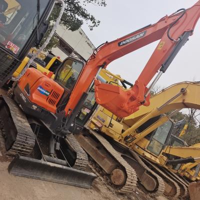 China Doosan DX60 DX60-9 Mini Excavator with 0.7 Bucket Capacity and 15000 Operating Weight for sale