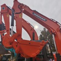 China Doosan DX60 DX60-9 Mini Excavator with 0.7 Bucket Capacity and 15000 Operating Weight for sale