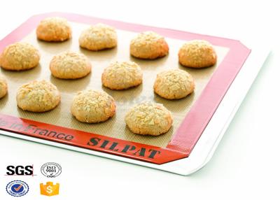 China Food Grade Non-Stick Silicone Baking Mat 42cm x 28cm with Heat Resistance -73°C to 260°C and Fiberglass Reinforcement for sale