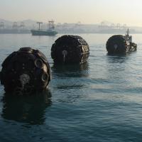 China Customizable Length 1-9m Marine Fender For Ship To Ship Or Dock for sale