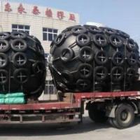 China Protects Long Ship With Pneumatic Boat Fender / Marine Rubber Fender for sale
