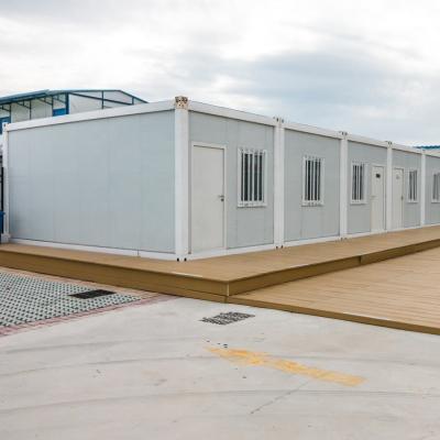 China Two Storey Three Bedroom Luxury 20ft Living Prefab Container House Low Cost for sale