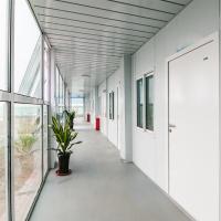 China Good Insulation Flat Pack Container House Prefabricated Modular ISO9001 CE Certification for sale