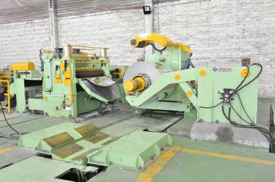 China PLC Control Steel Coil Slitting Line 0.3-6mm Thickness ISO9001 Metal Slitter for sale