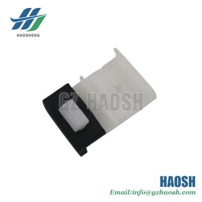 China Door Glass Holder for Isuzu NKR94 8-97852077-1 8978520771 Standard Size for sale
