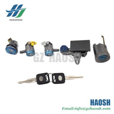 China Isuzu TFR17 Auto Door Lock Gray 5-94318096-1 5943180960 0.85kg Steel OEM Standard for sale