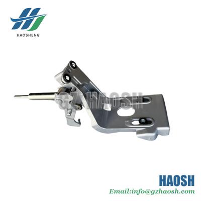China Isuzu 600P Change Lever Bracket 8-97204505-1 8972045050 Steel 1.4kg Gear Selector Mount for sale