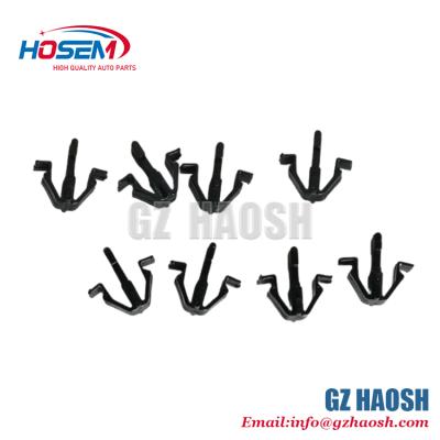 China Isuzu NPR75 4HK1 Radiator Grille Clip 8-98025698-0 High-Toughness Anti-Breakage for sale
