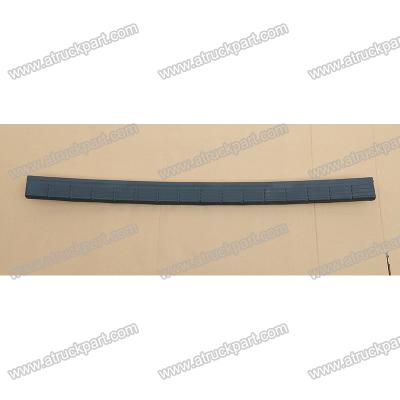 China Bumper Rubber Center For ISUZU DECA-320-270 Truck Spare Body Parts for sale