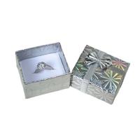 China Recyclable Silver Shiny Jewelry Paper Gift Box With Ribbon for sale