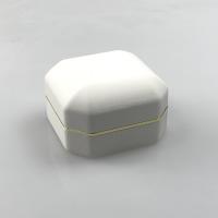 China PU Leather Velvet Jewelry Gift Boxes White Rounded Corner Metal Edge With LED Light for sale