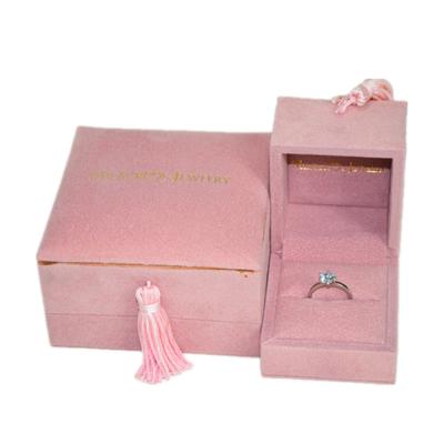 China Tassel Wedding Ring Velvet Jewelry Gift Boxes Romantic Hot Stamping Logo for sale