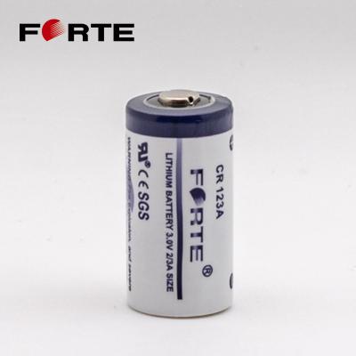 China 2/3A Size LiMnO2 Battery 1400mAh CR123A 3V Lithium Battery for sale