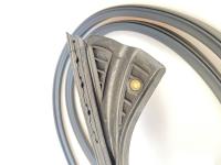 China Customized Car Window Seal Strip Rubber for Y Model OE 1497677-04 3M Installation for sale