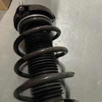 China SAIC MG ZS Front Right Shock Absorber Assembly OE 10242085 Rubber Steel Auto Suspension for sale