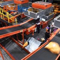 China Intelligent Control Logistics Conveyor Systems Material Handling Package Conveyor Belt for sale