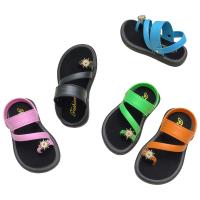 China PVC Sun Decor Girls Toe Ring Sandals Anti-slip Soft Sole Children Fashion Beach Sandals for sale