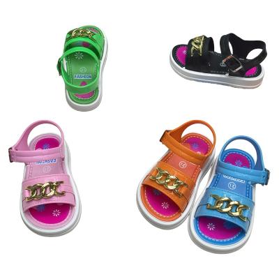 China PVC Gold Chain Girls Fashion Sandals Anti-slip Soft Sole Children Casual Beach Sandals for sale