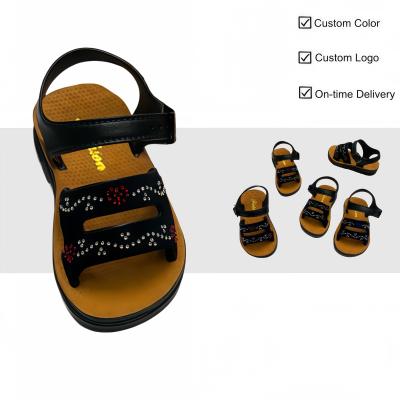 China PVC Flower Rhinestone Non-slip Casual Sandals for Kids for sale