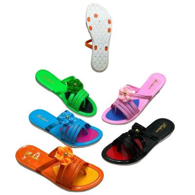 China Women PVC Flower Decoration Anti Slip Jelly Slippers Summer Beach Sandals for sale