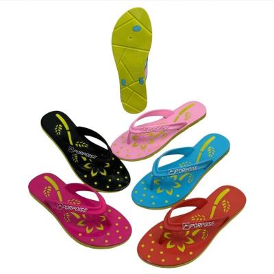 China PVC Women Flower Wheat Print Thongs With Brand Mark And Contrast Sole for sale