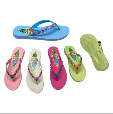 China EVA Women Floral Print Flip Flops With Colorful Rhinestone Studs for sale