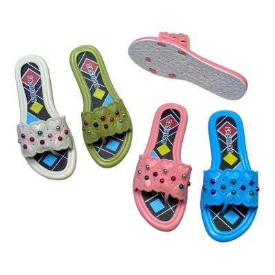 China PVC Women Clover Heart Cutout Colorful Rhinestone Toe Loop Slide Sandals for sale