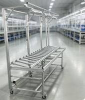 China Industrial Aluminum Profile Gravity Flow Rack with Gas Spring Tilting and Mobile Casters for Line-Side Storage for sale
