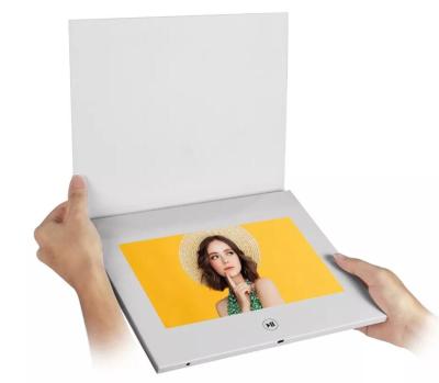 China battery operated TFT LCD video display module for plain white video brochure with button control for sale