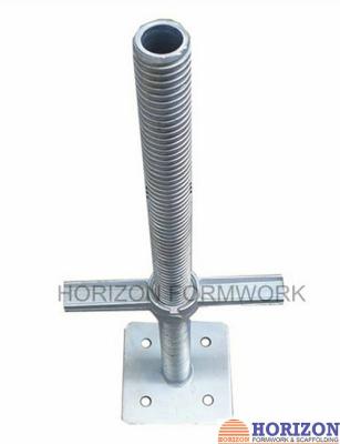 China Hollow Pipe Screwed Swivel Base Jack Painted Surface For Scaffolding Systems for sale