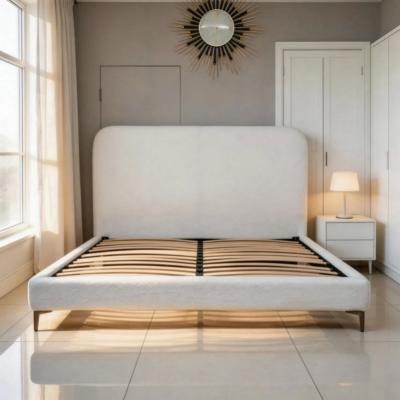 China Timeless Fluffy Upholstered Bed Works in Both Traditional and Contemporary Home Settings for sale