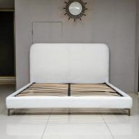China Elegant Plush Upholstered Bed Combines Practicality and Beauty in One Complete Piece for sale