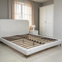 China Versatile Fluffy Bed Complements Neutral and Bold Color Palettes in Home Decor Settings for sale