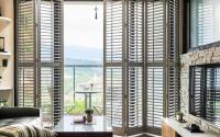 China White Color Surface Glass Louver Doors , Aluminium Frame French Doors ISO14001 for sale
