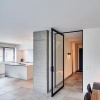 China Fireproof Aluminium Pivot Doors , Anti Static Pivoting Wall System for sale