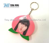 China Cute Pink Peach Shaped Musical Keyring Custom Talking Keychain for sale