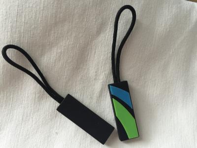 China Custom 3D Soft PVC Zipper Puller for Handbags - 400pcs/Hour Production, RoHS & FDA Certified for sale