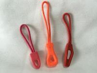 China Lockable Rubber Zipper Pulls with 3mm Hole Tab - Custom Logo Options & 500pcs MOQ for sale