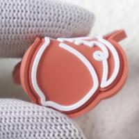 China Custom Silicone Rubber Patch 4.5x2.5cm Washable Logo Label for Sportswear for sale