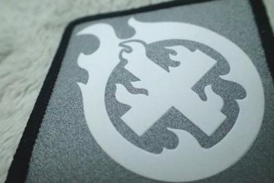 China Custom Silver Reflective Screen Printing TPU Label Soft Patch for Garment 500 PCS MOQ for sale