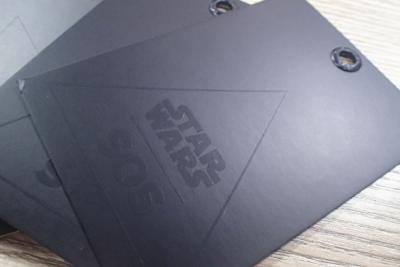 China Custom Recycled Paper Hang Tags for Garments - 500pcs Minimum Order with Pantone Color Matching for sale