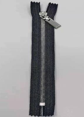 China 5# Y-Style Metal Teeth Zipper with Pure Cotton Cloth - Brass Construction for Jeans and Bags for sale