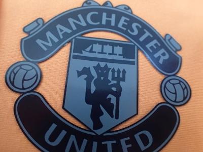 China Non Toxic Pantone Color Washable Heat Transfer Badges Silicone Patch 1000pcs MOQ for sale